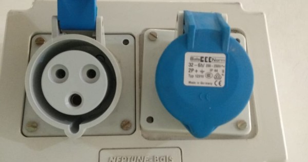 Neptune Panel Mounting Socket 32A 2P 230V Double socket box