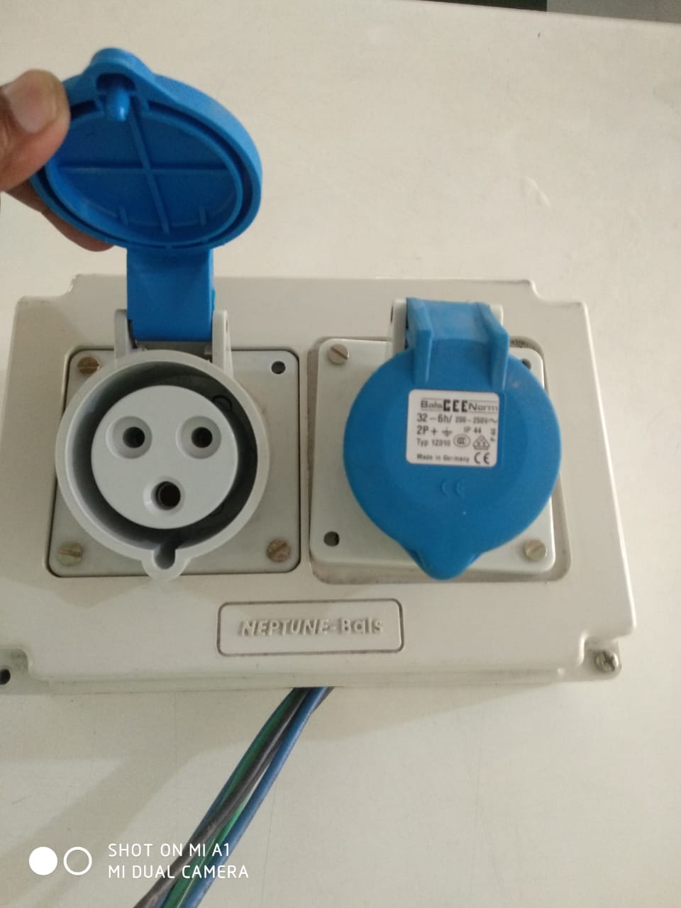 Neptune Panel Mounting Socket 32A 2P 230V Double socket box